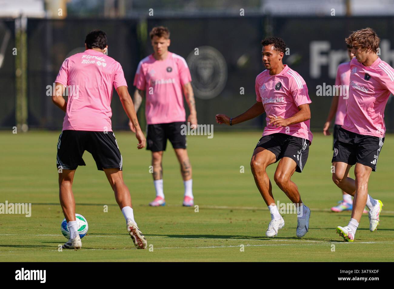 FORT LAUDERDALE, FL - APRIL 18: Ian Fray #17 of Inter Miami CF ...