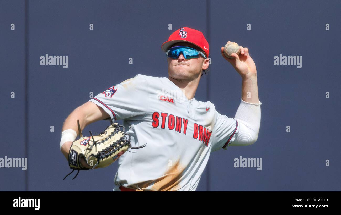 Stony Brook's Chris Carson (4) makes a throw during an NCAA baseball ...