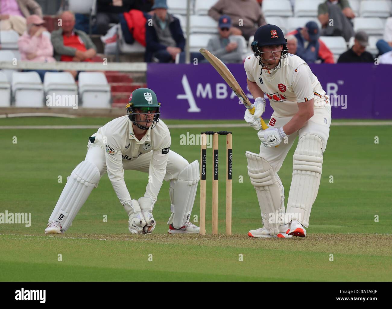 Chelmsford, UK. 18th Apr, 2025. CHELMSFORD, ENGLAND:- Worcestershire's ...