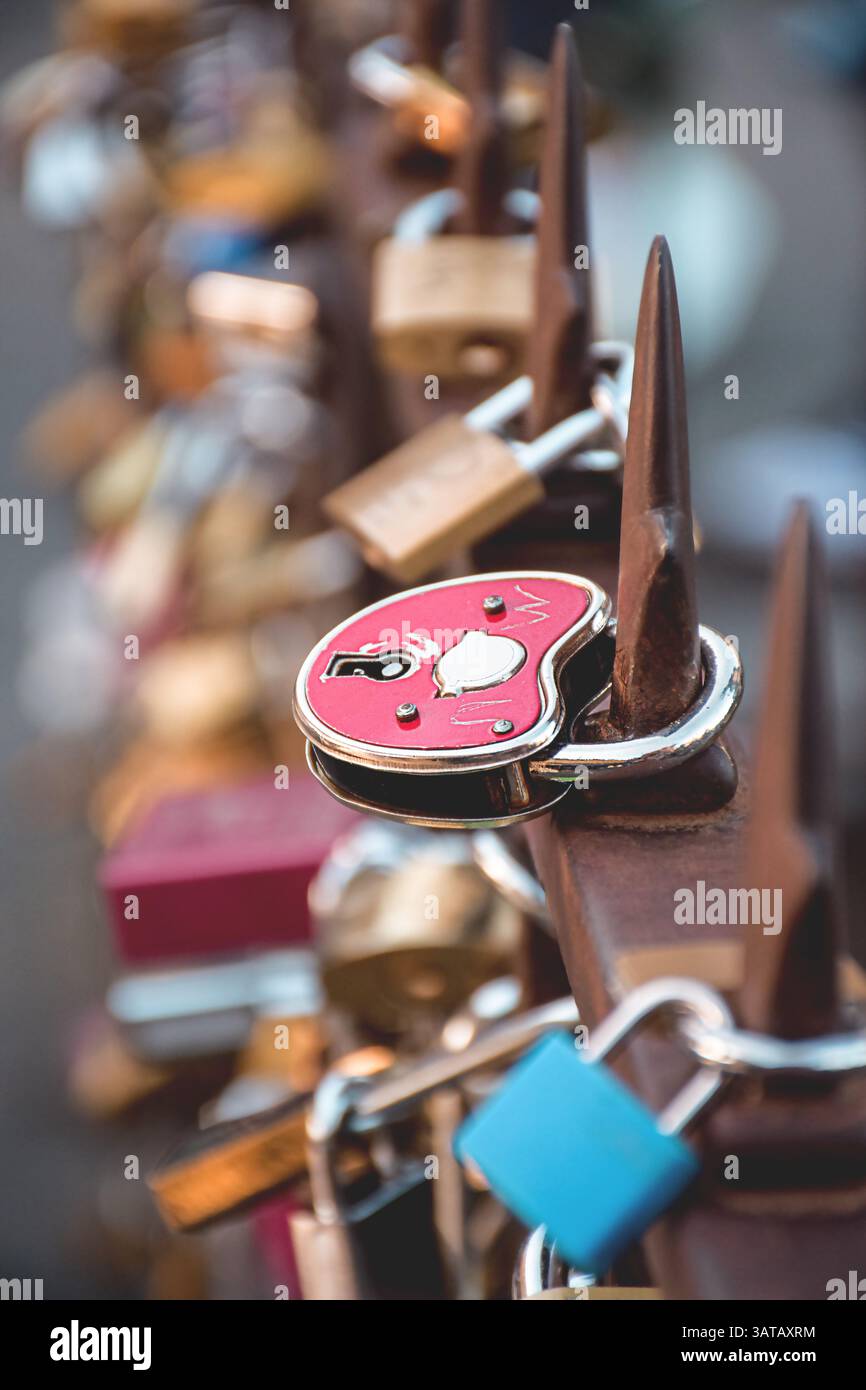 Couple locks hi-res stock photography and images - Alamy