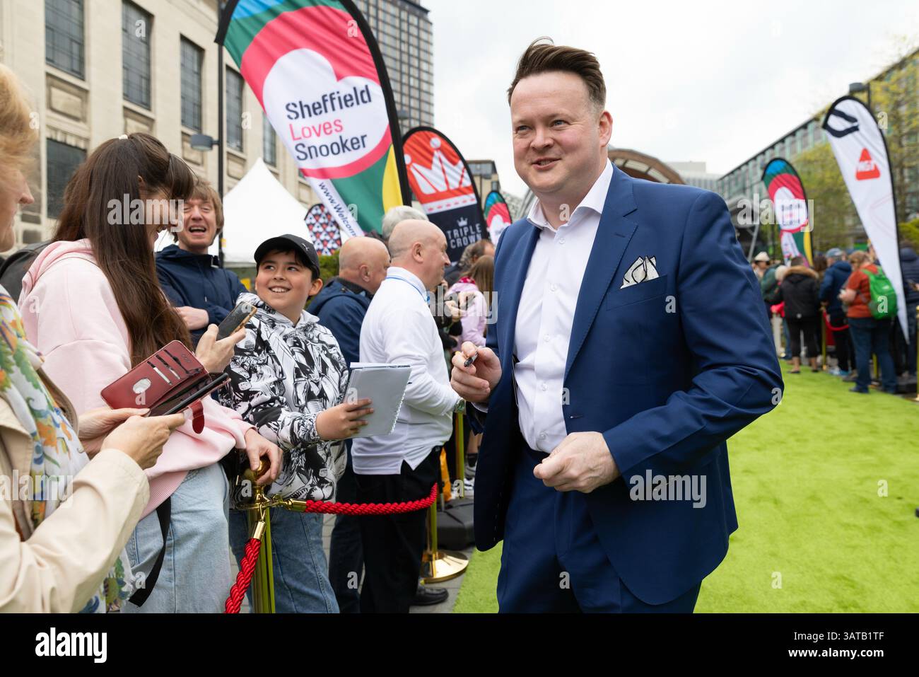 Shaun Murphy meets fans during the 2025 Halo World Snooker Championship ...