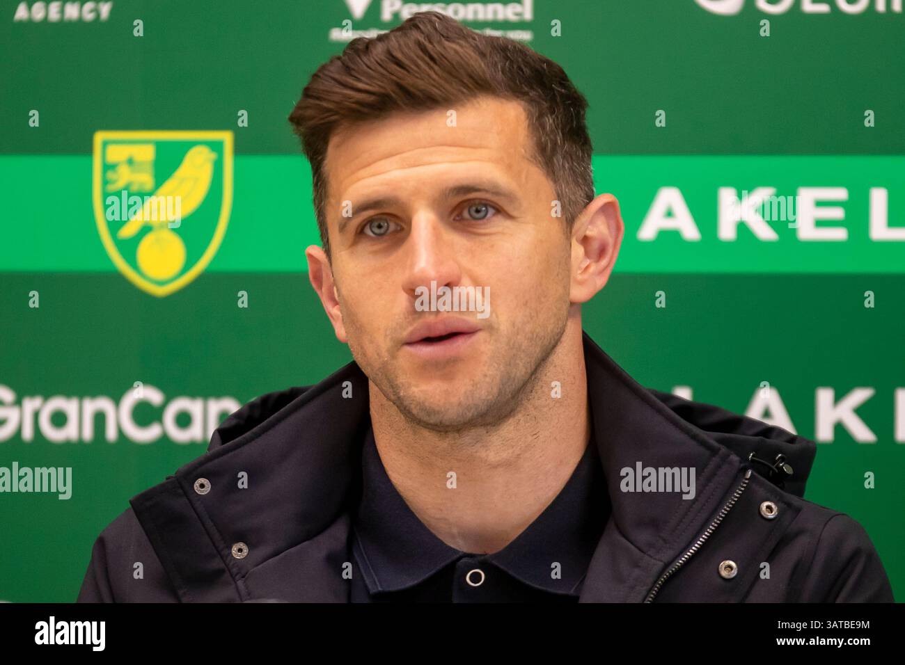 Soccer portsmouth press conference hi-res stock photography and images ...