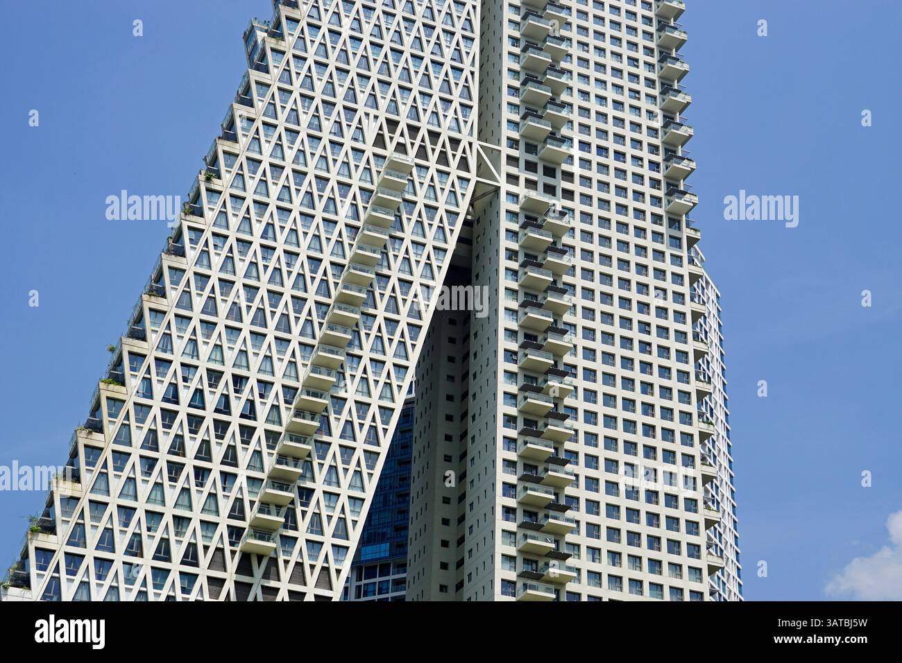 new modern buildings in colombo in sri lanka Stock Photo - Alamy