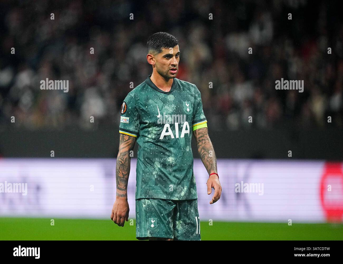 Deutsche Park, Frankfurt, Germany. 17th Apr, 2025. Cristian Romero of ...