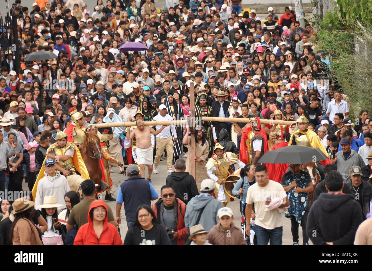 CUENCA VIACRUSIS SEMANA SANTA Cuenca,Ecuador April 18, 2025 Holy Week ...