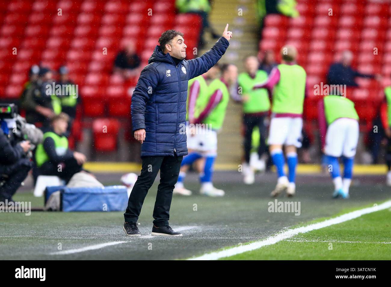 Bramall Lane, Sheffield, England - 18th April 2025 Omer Riza Manager of ...