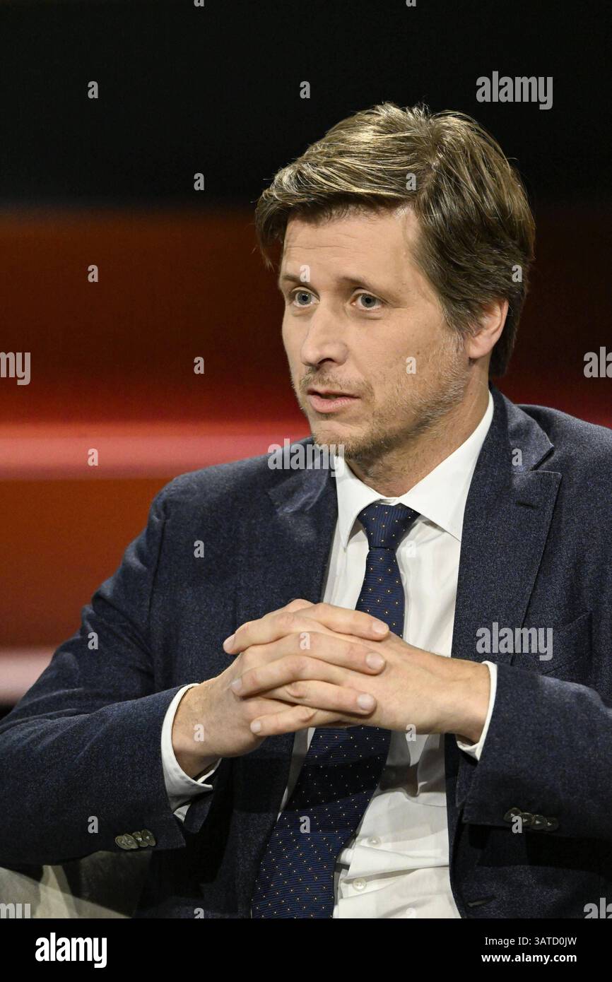 Moritz Schularick Ökonom 04/25 her Moritz Schularick am 15. April 2025 in Markus Lanz , ZDF TV ...