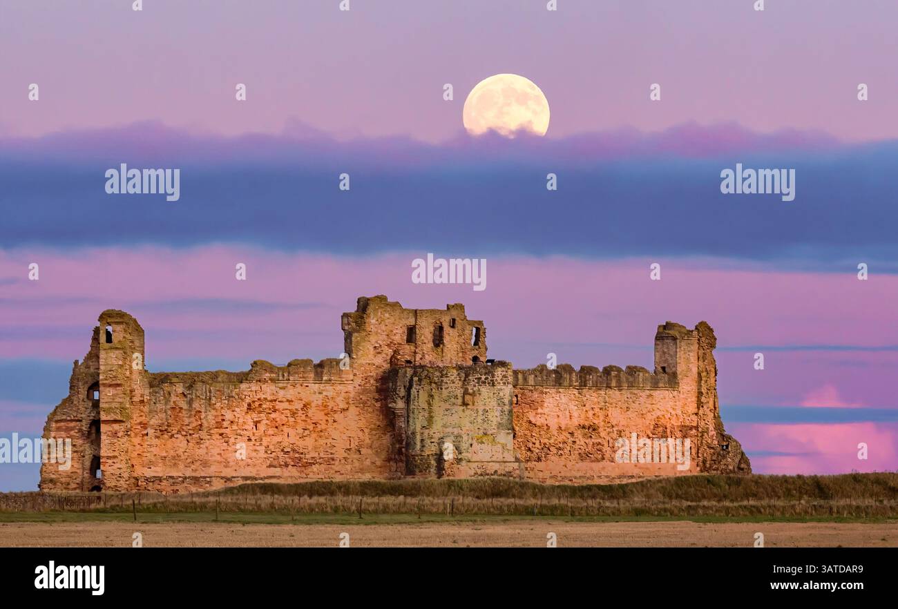 Full moon rising over historic 14th century ruined Tantallon castle ...