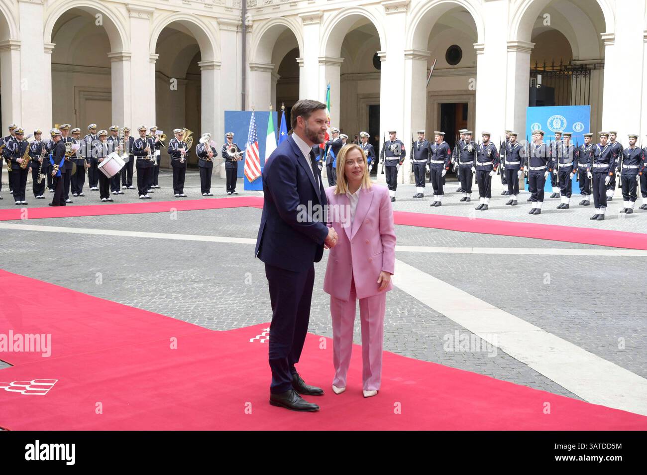 JD Vance und Giorgia Meloni beim Empfang des US-Vizepräsidenten im ...