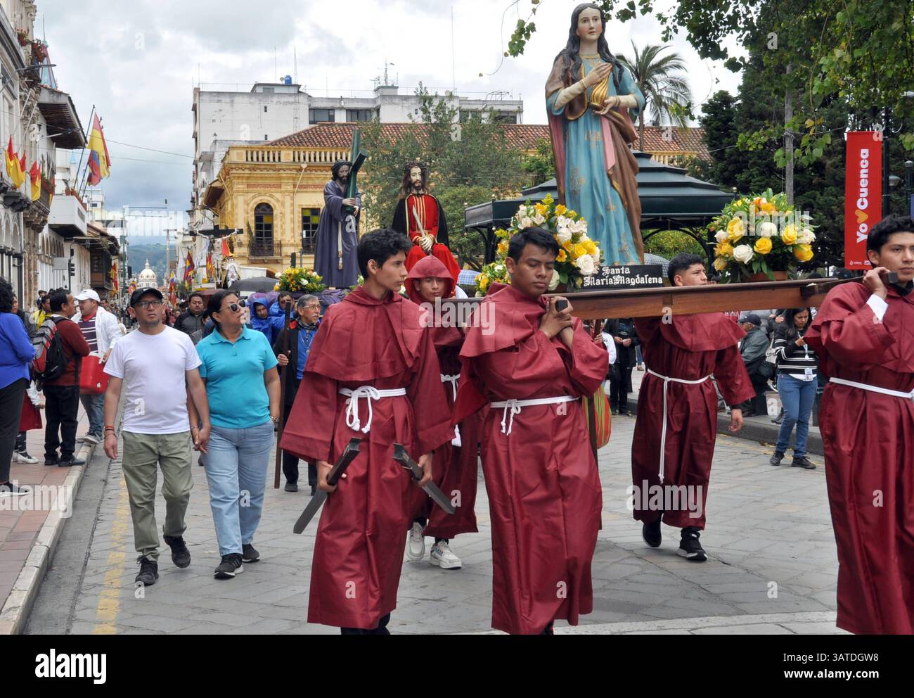 CUENCA VIACRUSIS SEMANA SANTA Cuenca,Ecuador April 18, 2025 Holy Week ...