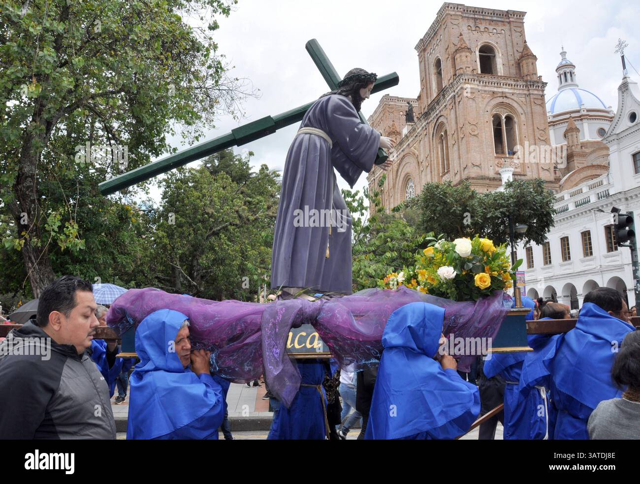 CUENCA VIACRUSIS SEMANA SANTA Cuenca,Ecuador April 18, 2025 Holy Week ...