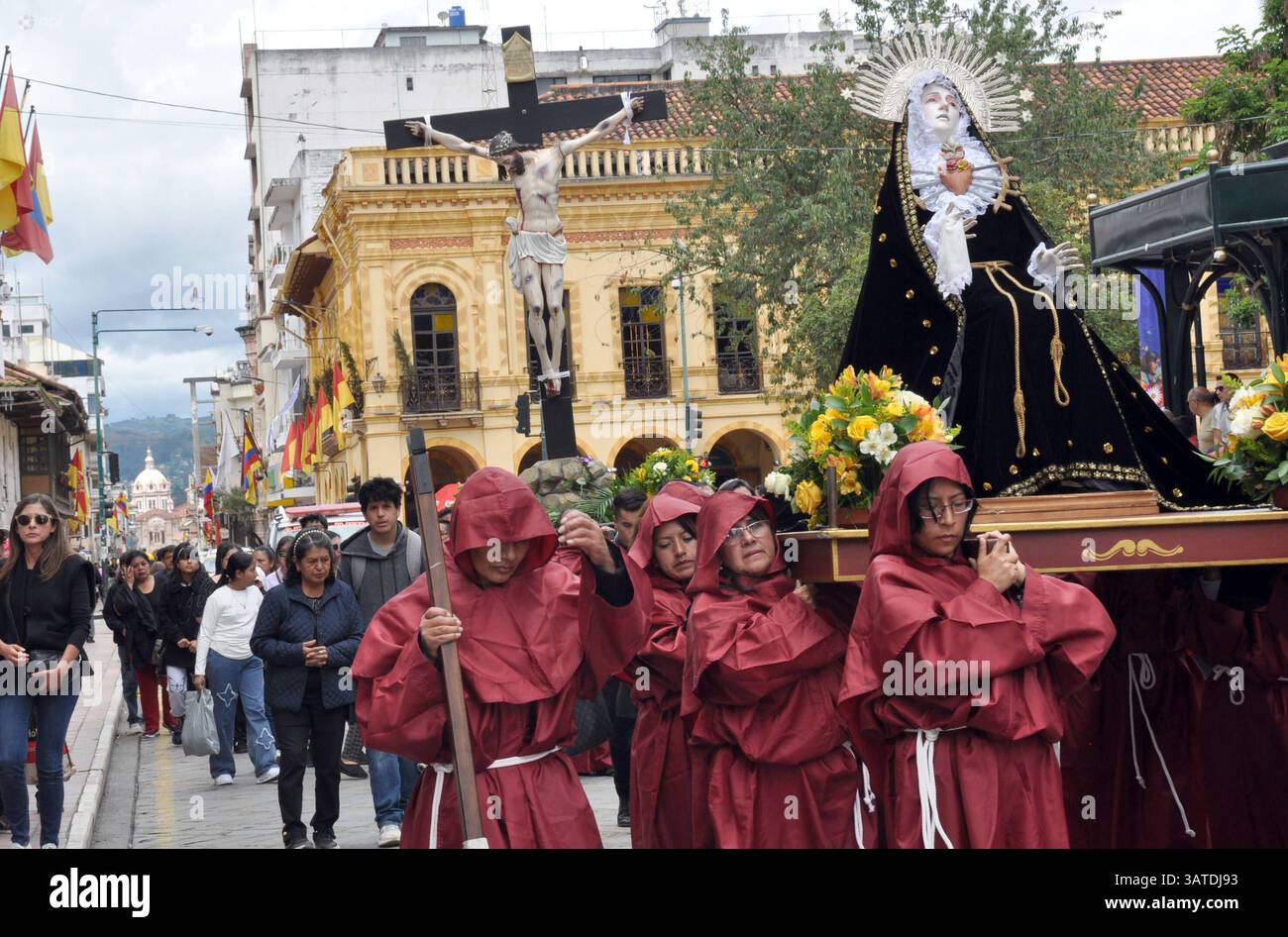 CUENCA VIACRUSIS SEMANA SANTA Cuenca,Ecuador April 18, 2025 Holy Week ...
