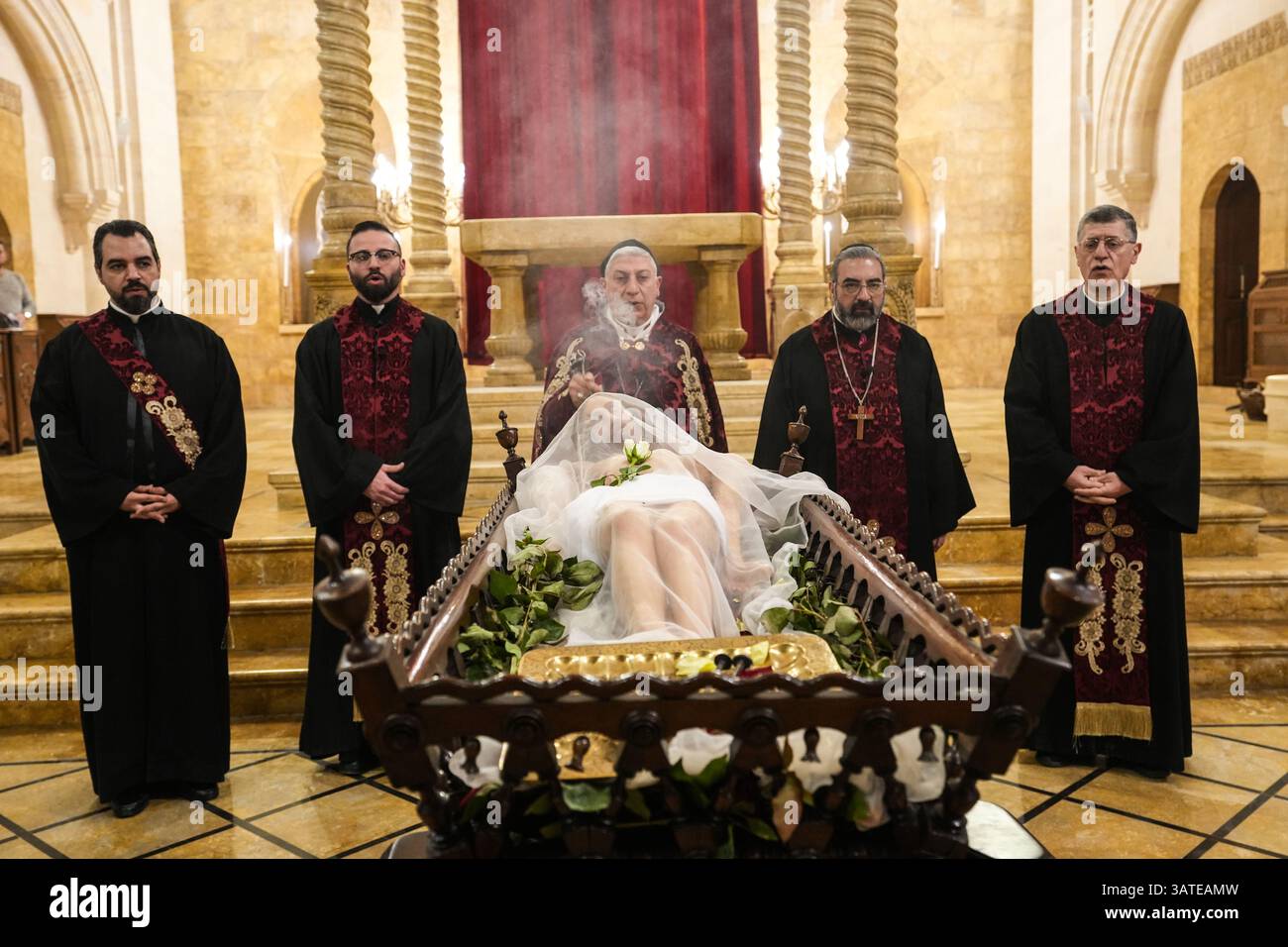 Aleppo, Syria. 18th Apr, 2025. Syrian Christians celebrate Good Friday ...