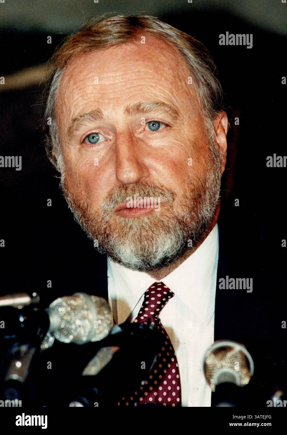 Wayne gretzky edmonton oilers 1988 hi-res stock photography and images ...