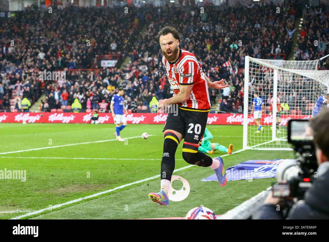 Bramall Lane, Sheffield, England - 18th April 2025 Ben Brereton Diaz ...