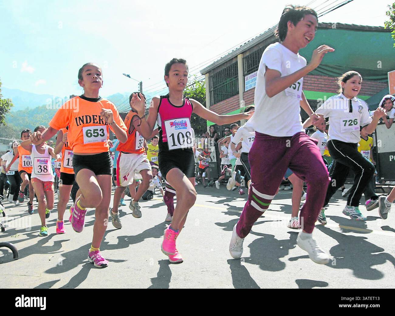 Mujer diferentes hi-res stock photography and images - Alamy