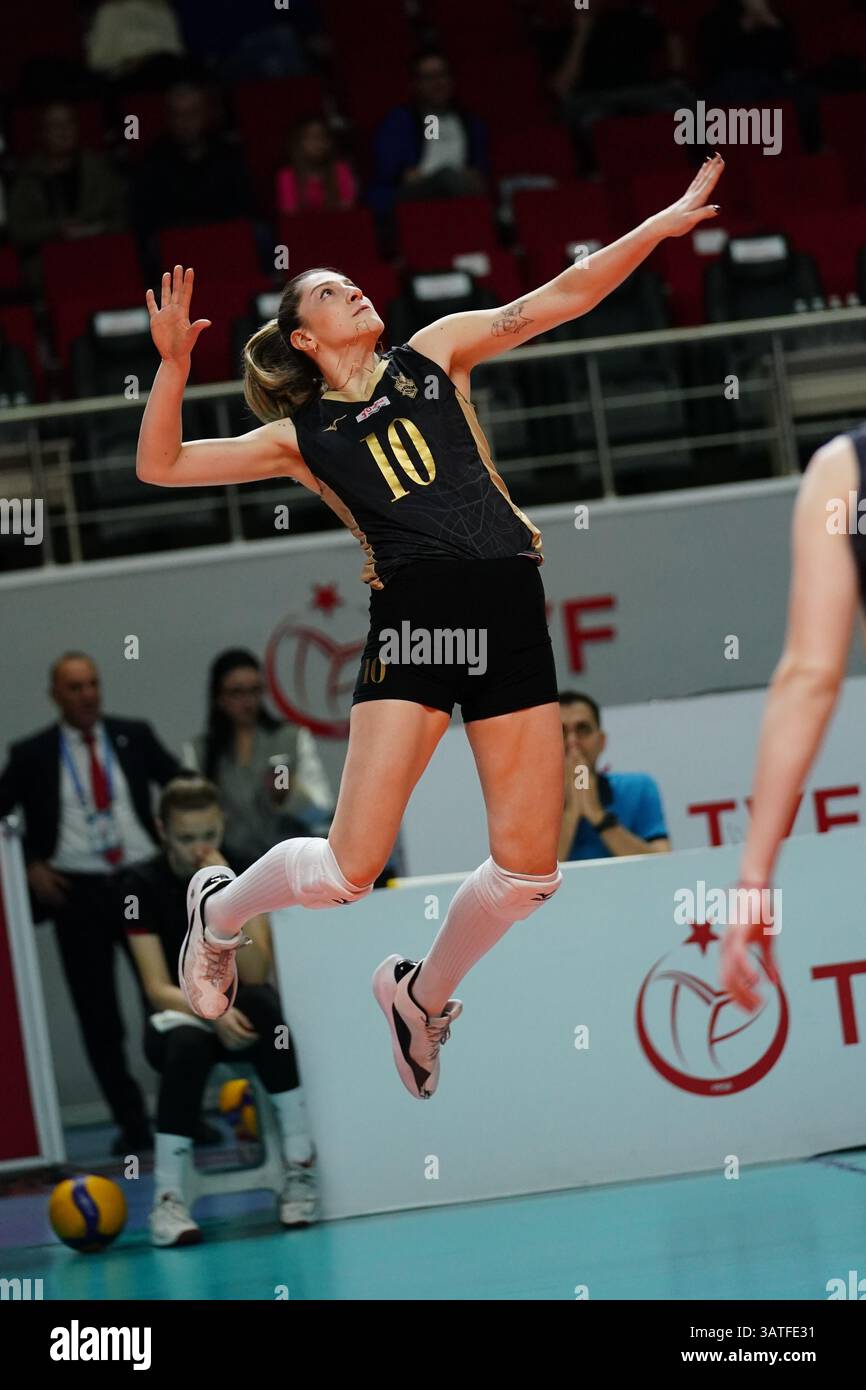 ISTANBUL, TURKIYE - APRIL 13, 2025: Idil Naz Bascan warming up before ...