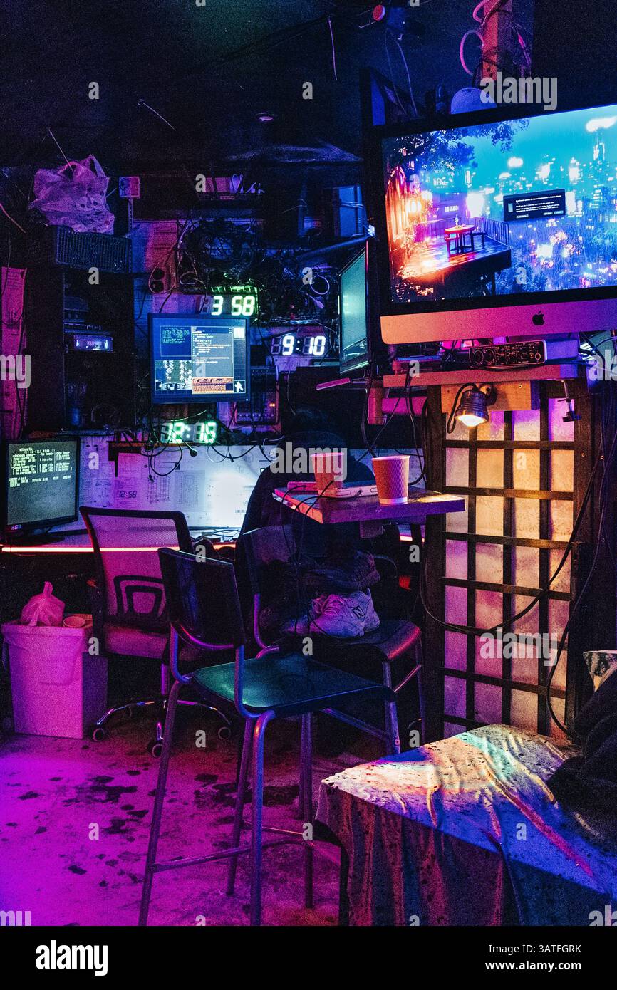 Interior of retrofuturistic Japanese cyberpunk London Night Cafe ...