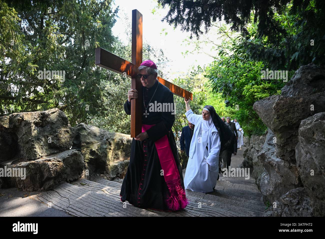Way of the Cross of the Archbishop of Paris, Mgr Laurent Ulrich Paris ...