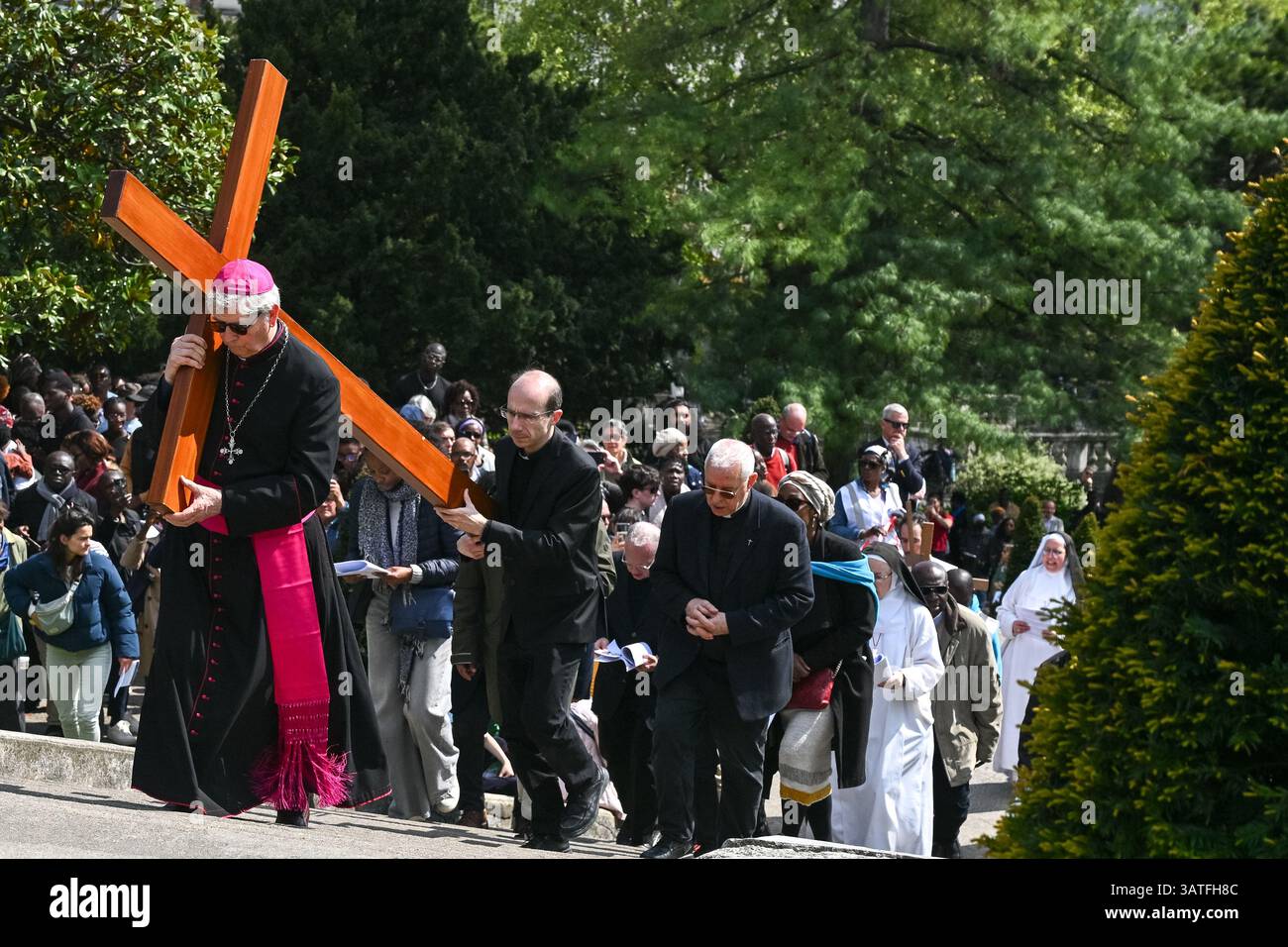 Paris, France. 18th Apr, 2025. Way of the Cross of the Archbishop of ...