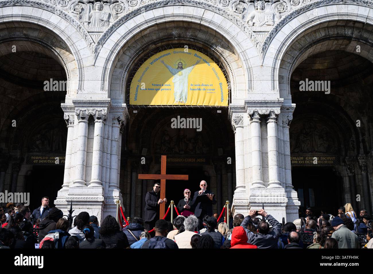 Paris, France. 18th Apr, 2025. Way of the Cross of the Archbishop of ...