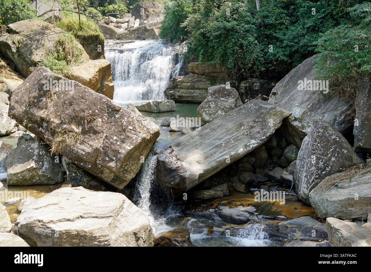 scenic ramboda waterfall in sri lanka Stock Photo - Alamy