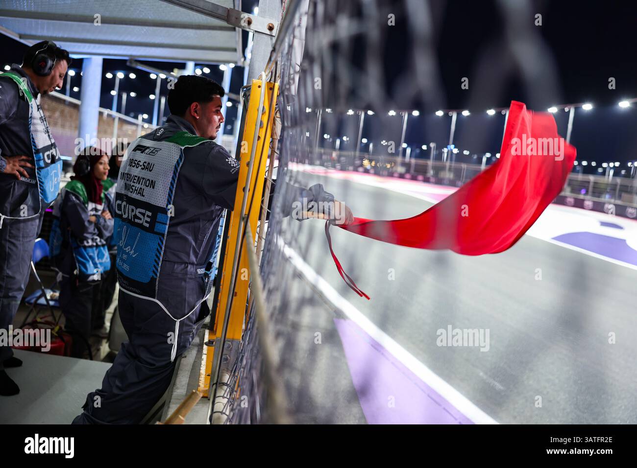 marshall, commissaire de piste, marshal, marshalls, marshals red flag ...