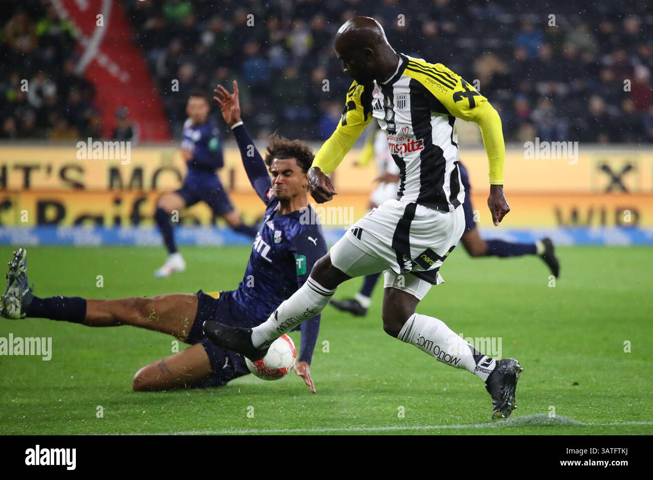 Linz, Austria. 18th Apr, 2025. LINZ, AUSTRIA - APRIL 18: Jamie Lawrence ...