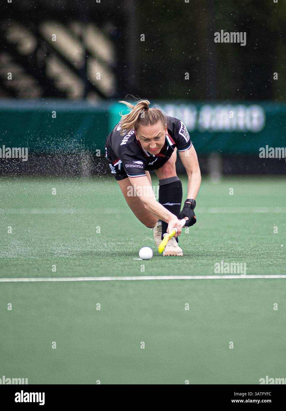 DEN BOSCH, NETHERLANDS - APRIL 16: Elizabeth Thompson of Surbiton ...