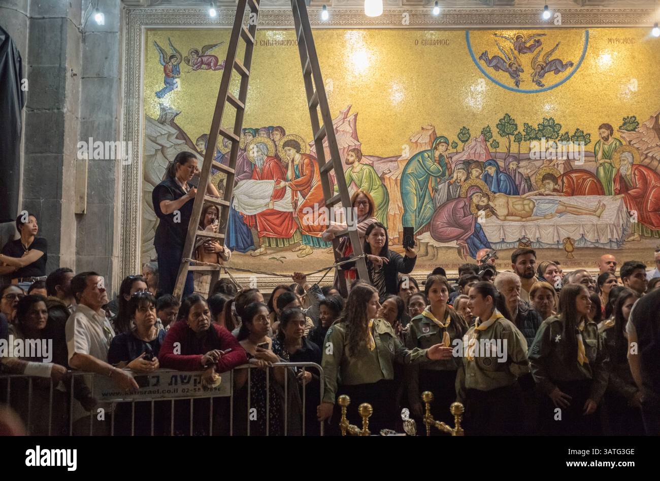 Jerusalem, Israel. 18th Apr, 2025. Christian pilgrims seen in the ...