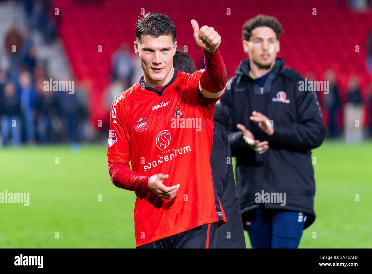 Helmond, Netherlands. 18th Apr, 2025. HELMOND, NETHERLANDS - APRIL 18: Jonas Scholz of Helmond ...