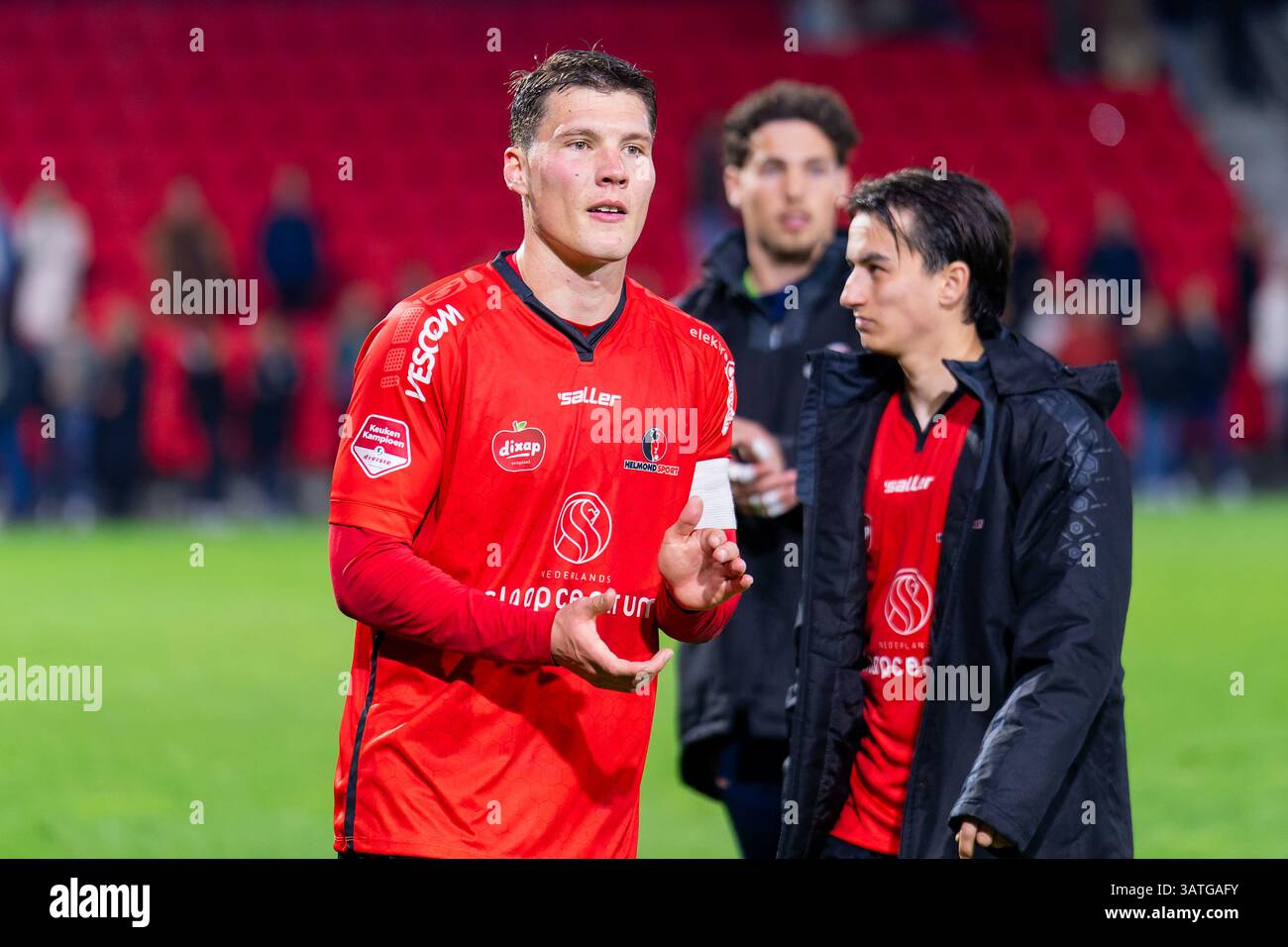 Helmond, Netherlands. 18th Apr, 2025. HELMOND, NETHERLANDS - APRIL 18: Jonas Scholz of Helmond ...