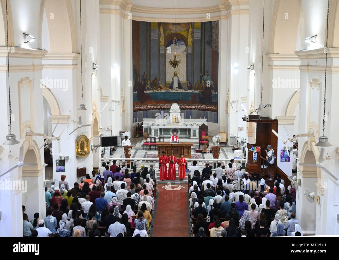 New Delhi, India. 18th Apr, 2025. NEW DELHI, INDIA - APRIL 18: Christians people attend a mass ...