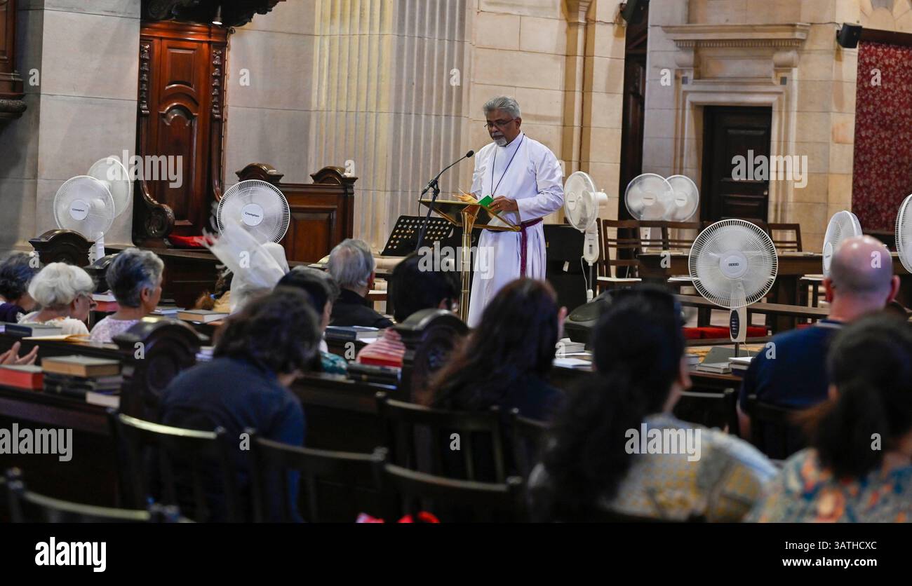 NEW DELHI, INDIA - APRIL 18: Christians offer prayer in Cathedral ...