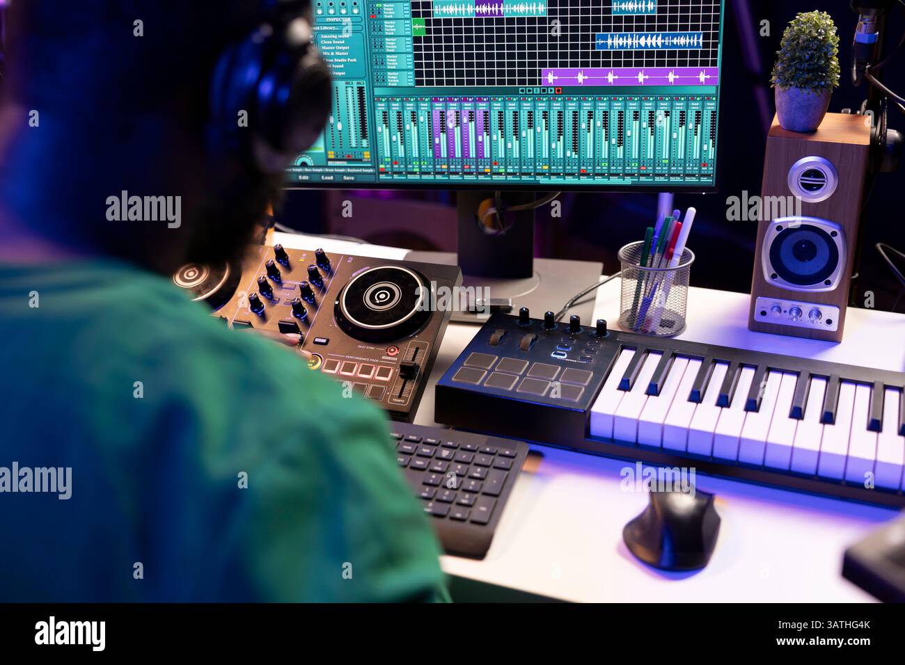 Mixing console new microphone hi-res stock photography and images - Alamy