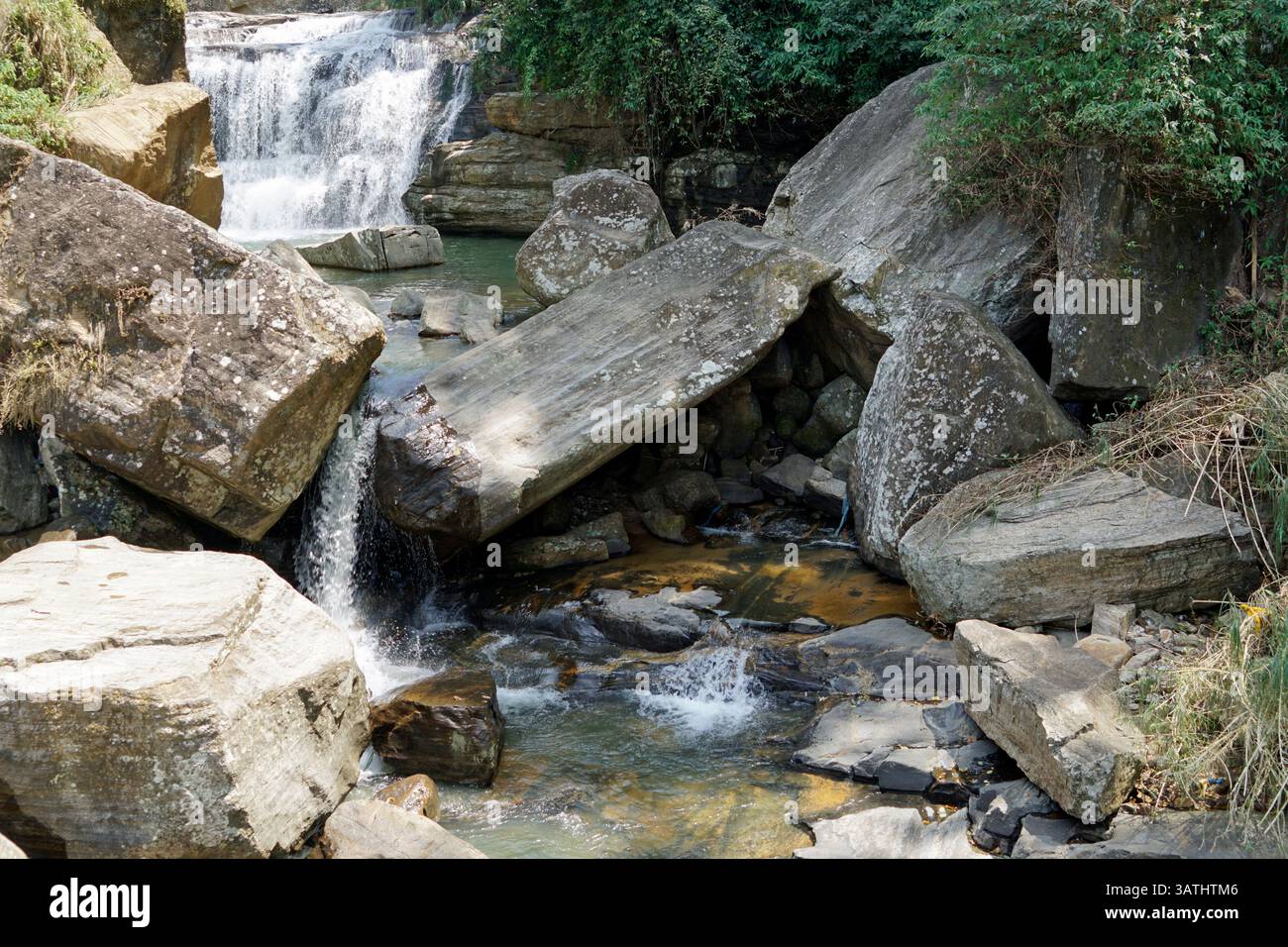 scenic ramboda waterfall in sri lanka Stock Photo - Alamy