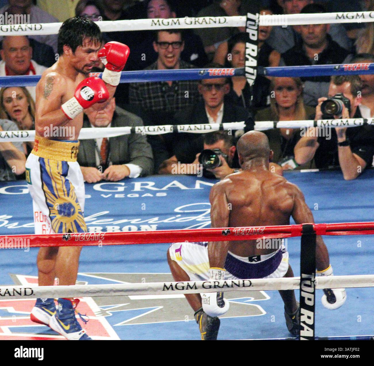 Manny pacquiao left hi-res stock photography and images - Alamy