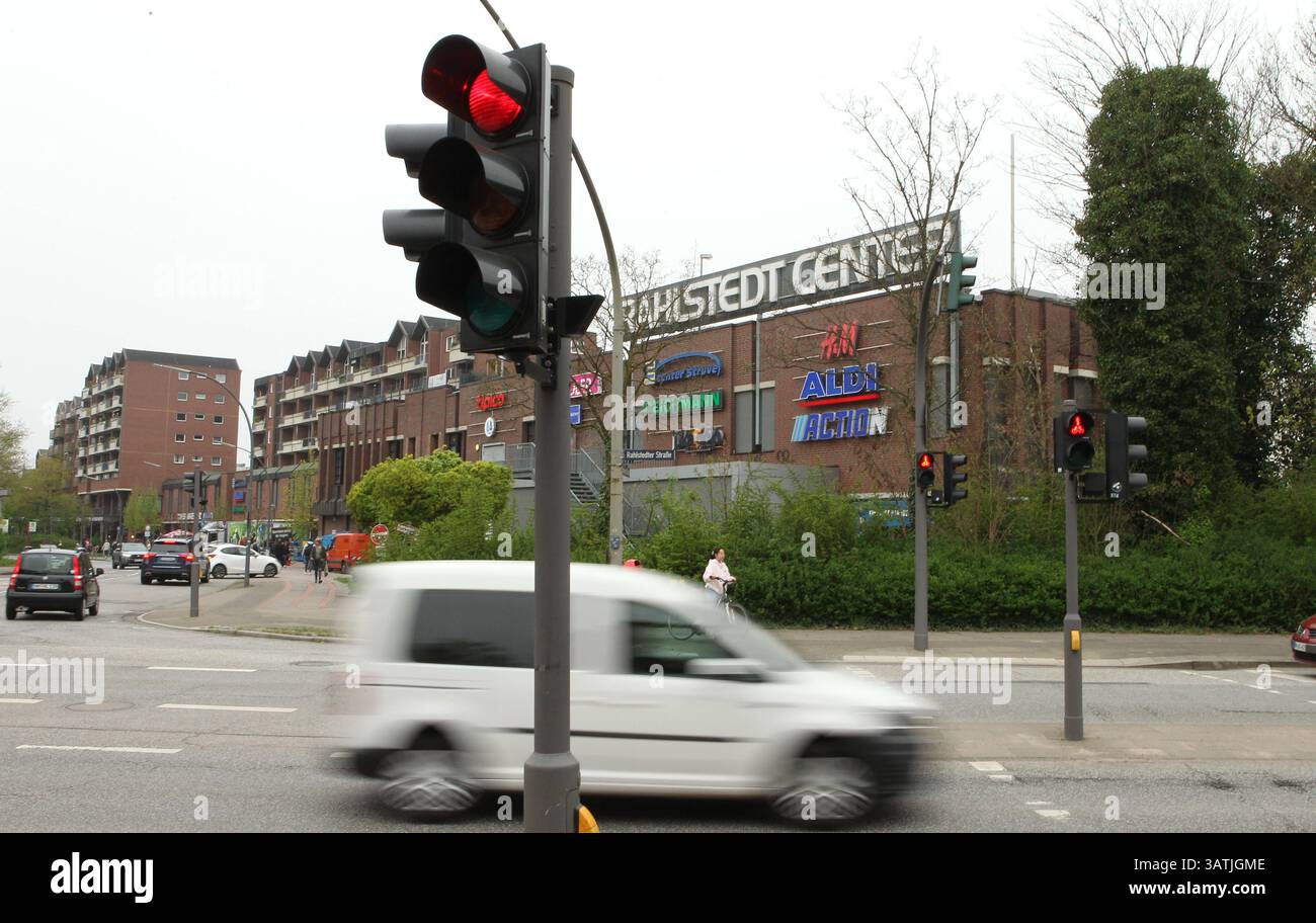 Das Einkaufszentrum Ralstedt Center fotografiert von der Rahlstedter ...