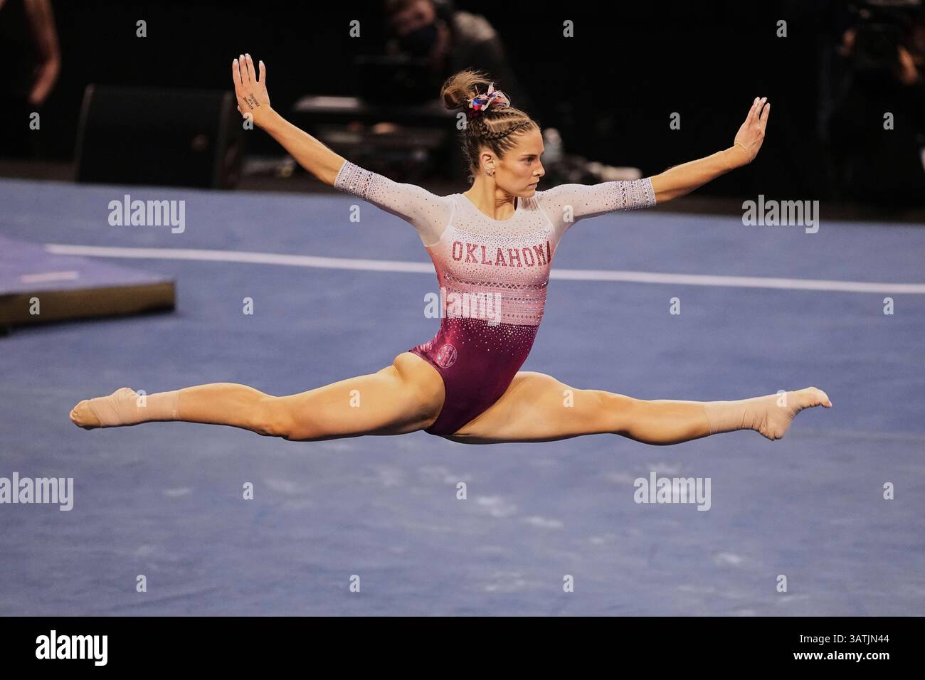 Oklahoma's Jordan Bowers competes on the floor exercise during the NCAA ...