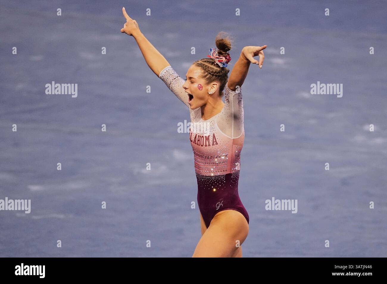 Oklahoma's Jordan Bowers celebrates after competing on the floor ...
