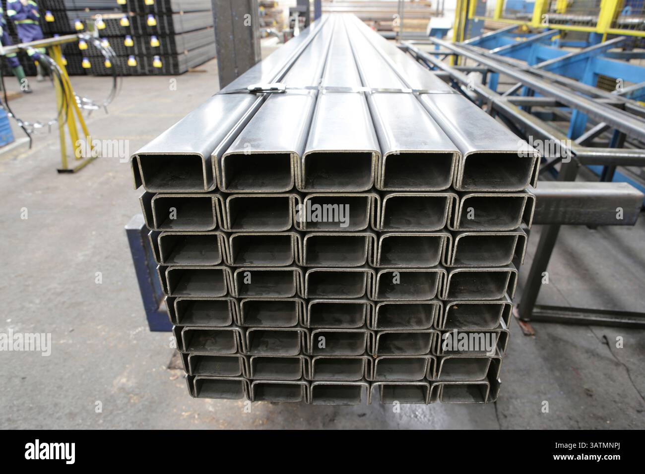 Flat steel pipe product group square pipe Construction steel products ...