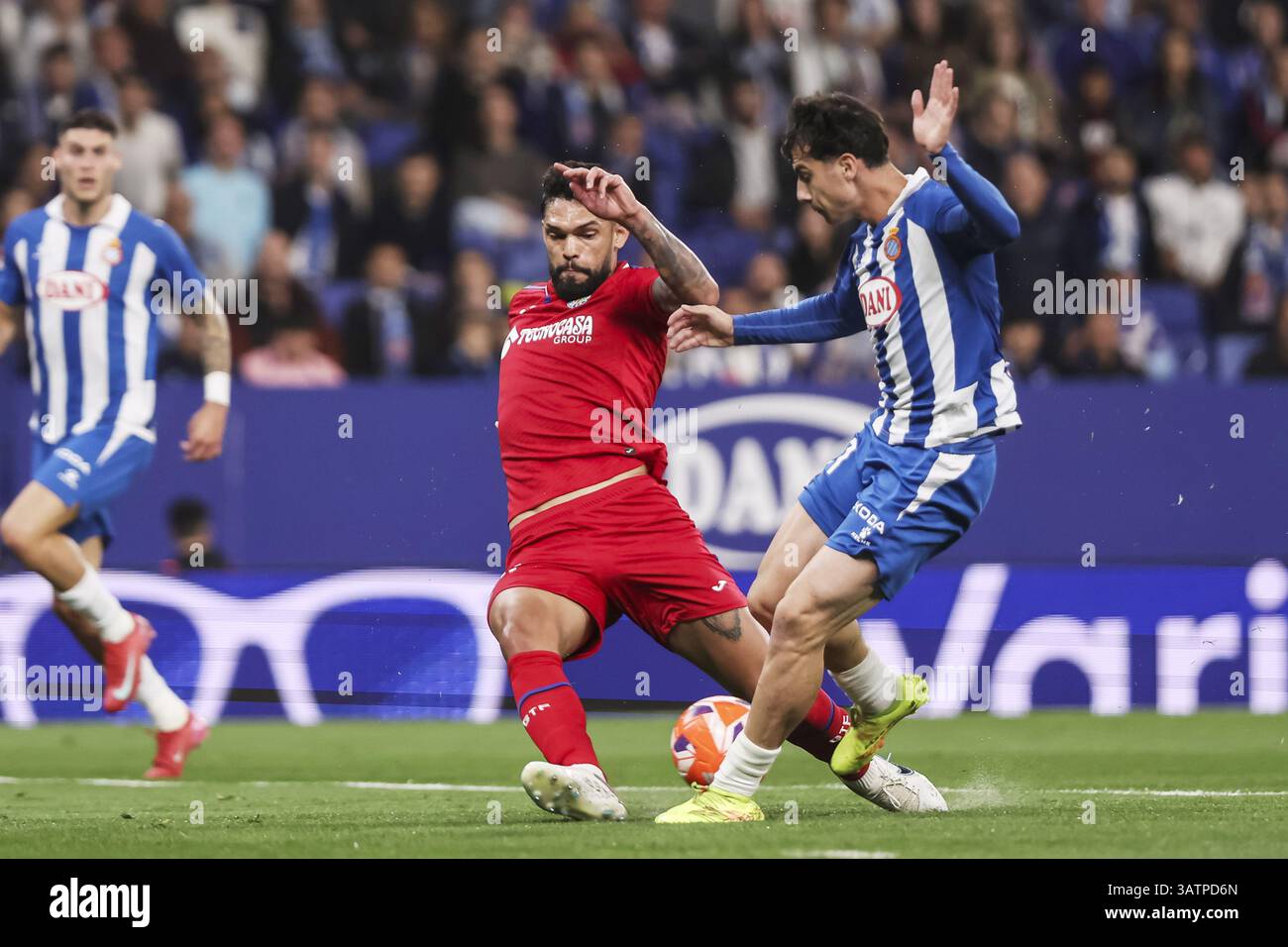 Antoniu Roca of RCD Espanyol and Juan Iglesias of Getafe during the ...