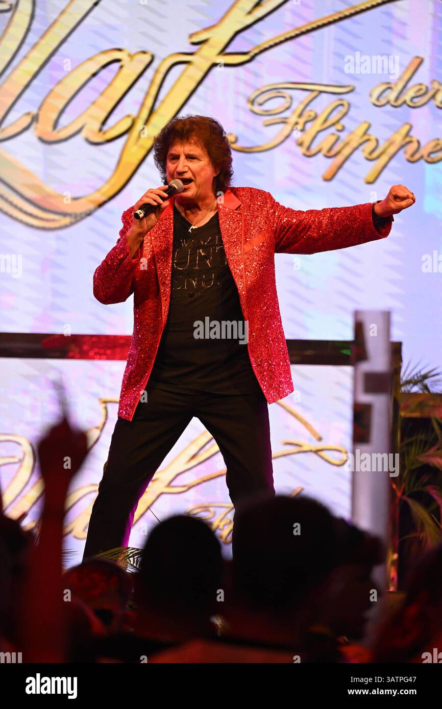 20250418 Olaf der Flipper im Megapark PALMA, SPAIN - APRIL 18 2025 ...