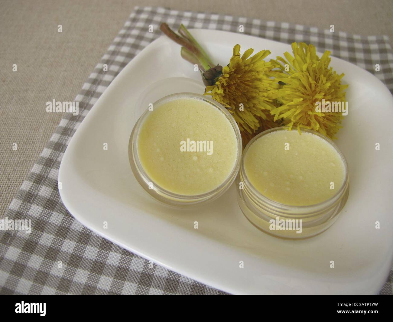 Oil and ointment containers hi-res stock photography and images - Alamy