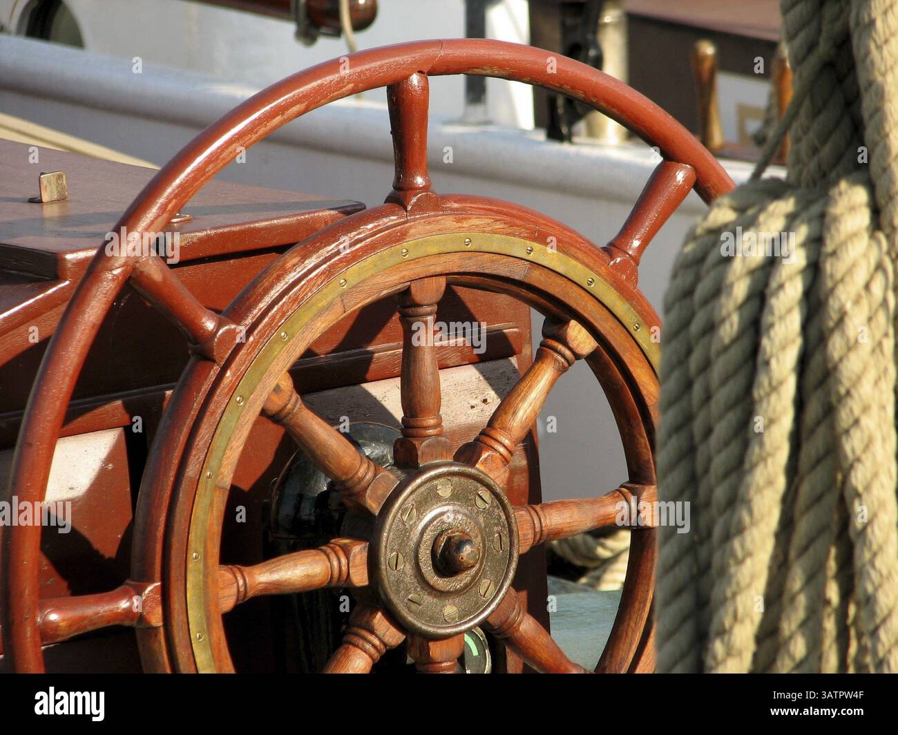 Steering wheel on a traditional sailing ship Stock Photo - Alamy