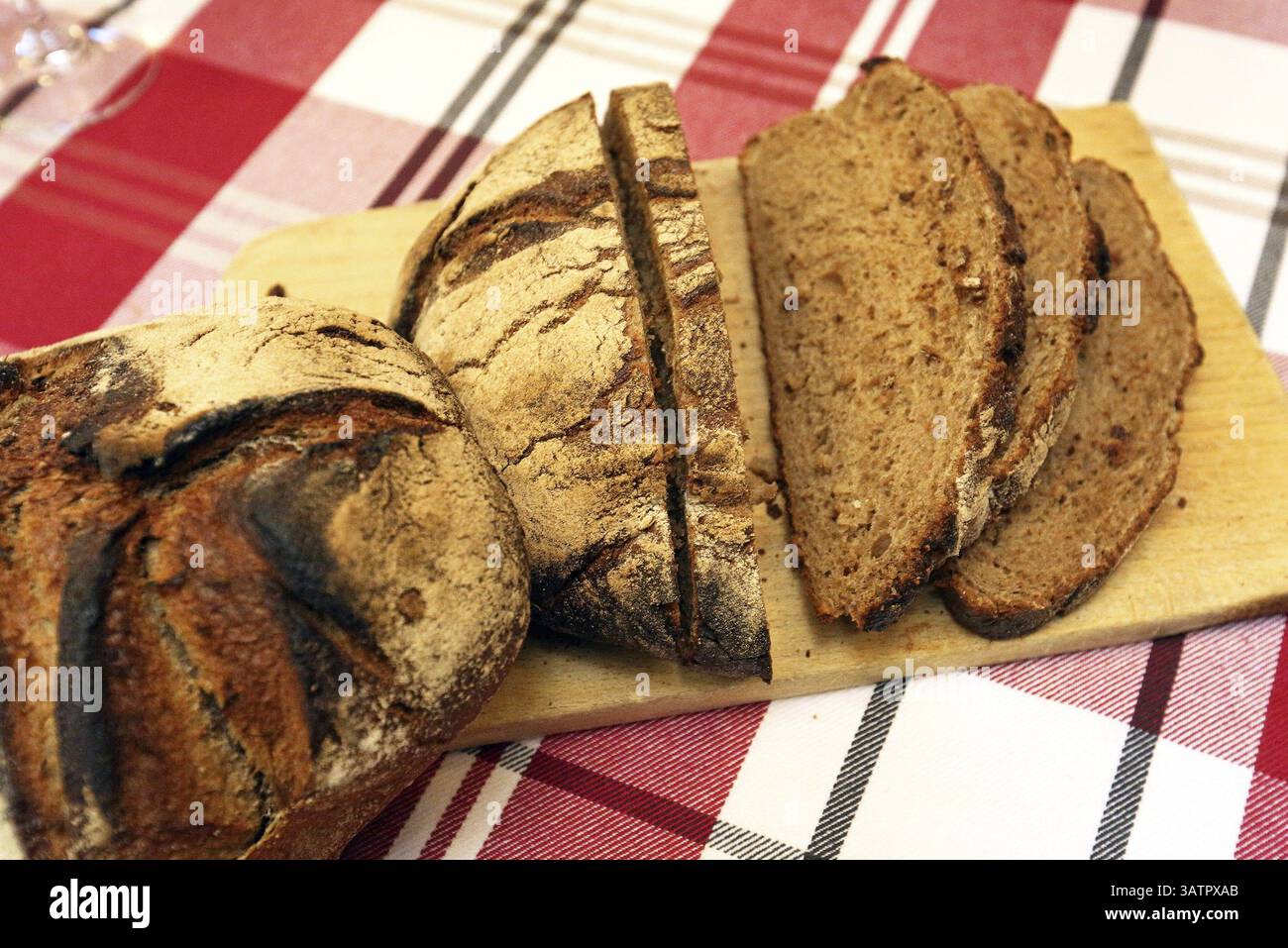Bread crust crusts hi-res stock photography and images - Alamy