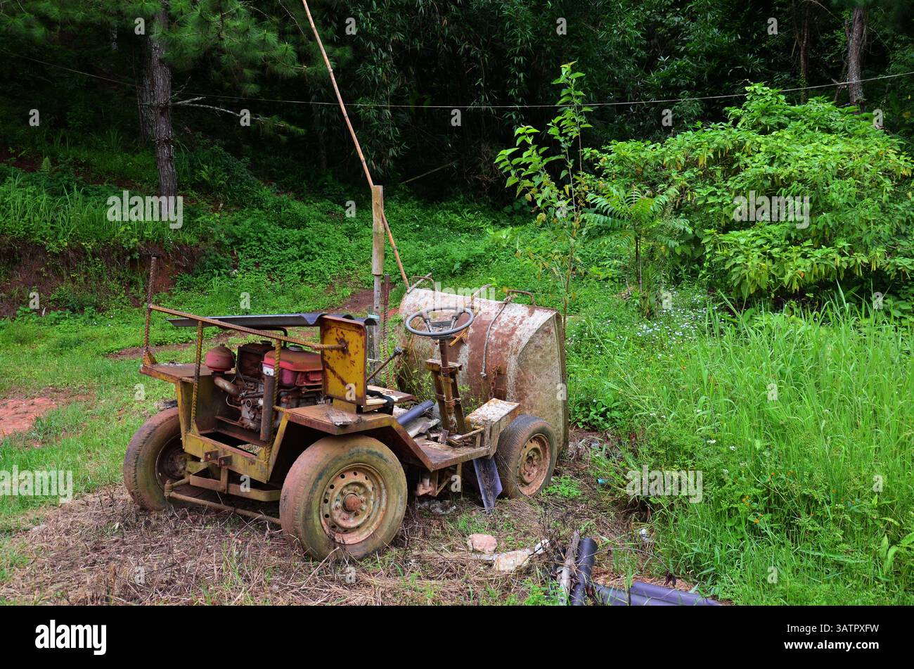 Old damage and broken engine of vehicle Wheel Loader machine stop ...