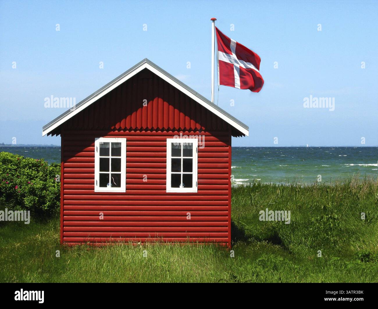 Summer house in Denmark - hut on the beach denmark Stock Photo - Alamy