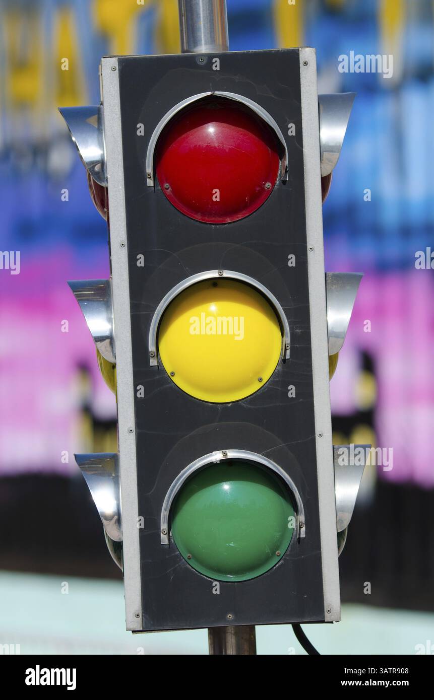 Traffic light switched off hi-res stock photography and images - Alamy