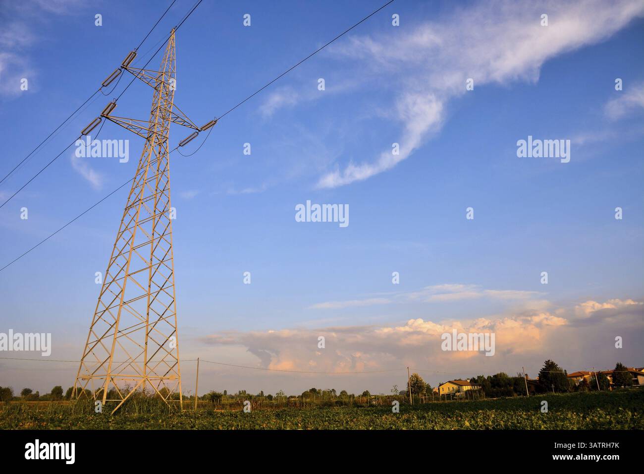 Photo Picture of the Classic Electricity Pylon Pole Stock Photo - Alamy